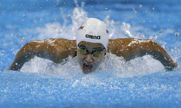 Syrian refugee swimmer wins 100m butterfly heat in Rio