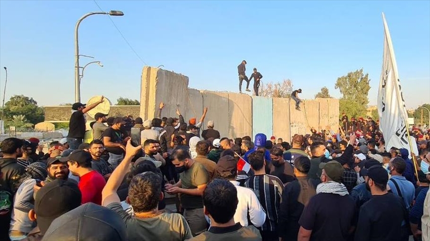 Post-election protests plunge Baghdad into crisis